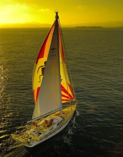 Yacht HOLO KAI, | CHARTERWORLD Luxury Superyacht Charters